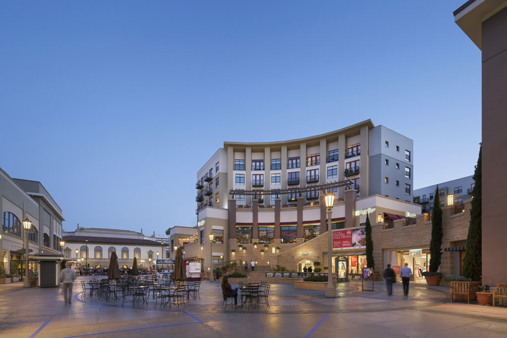 Paseo Colorado - Perkins Eastman