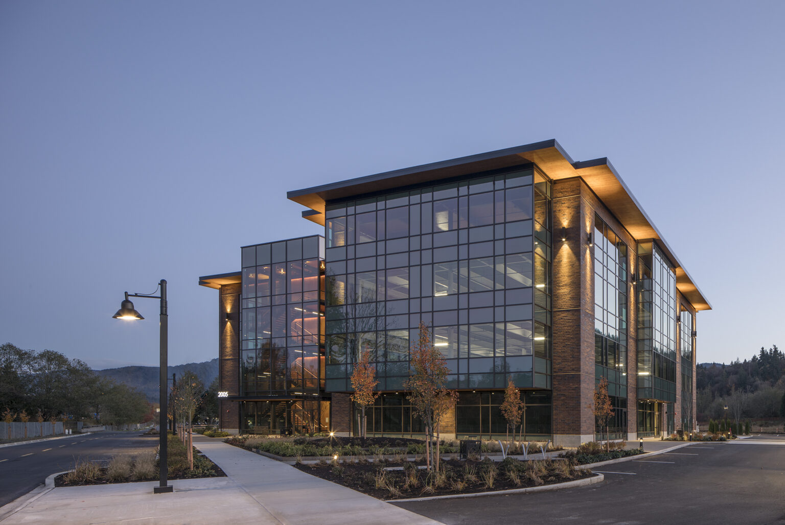 2005 Poplar Office Building - Perkins Eastman