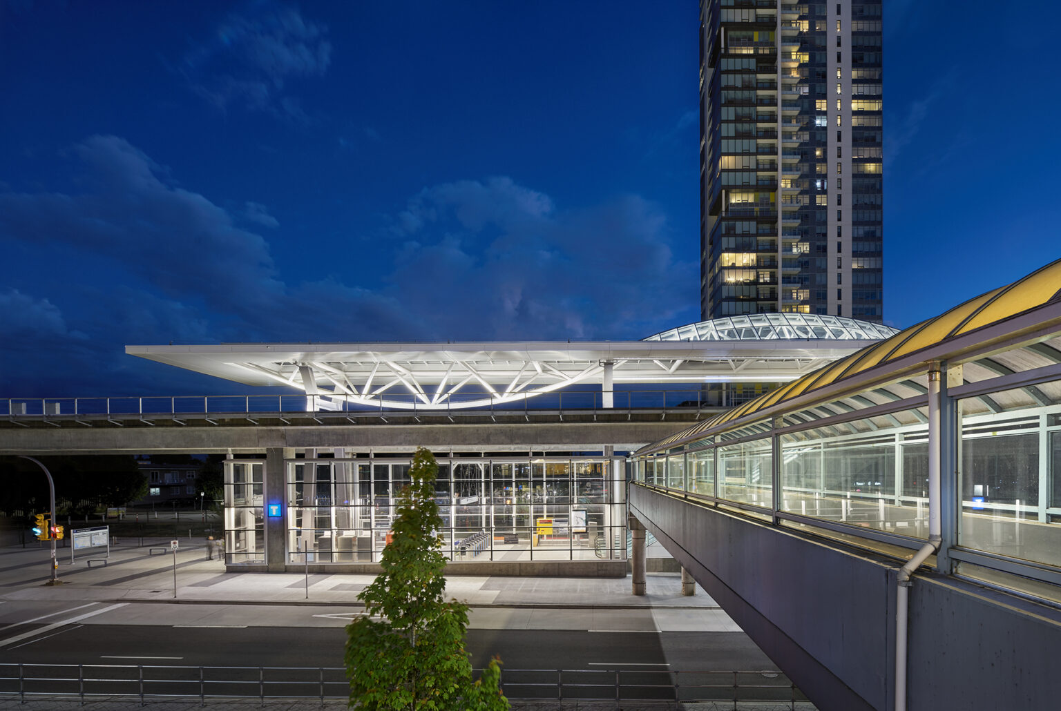 Metrotown SkyTrain Station Upgrades and Expansion - Perkins Eastman
