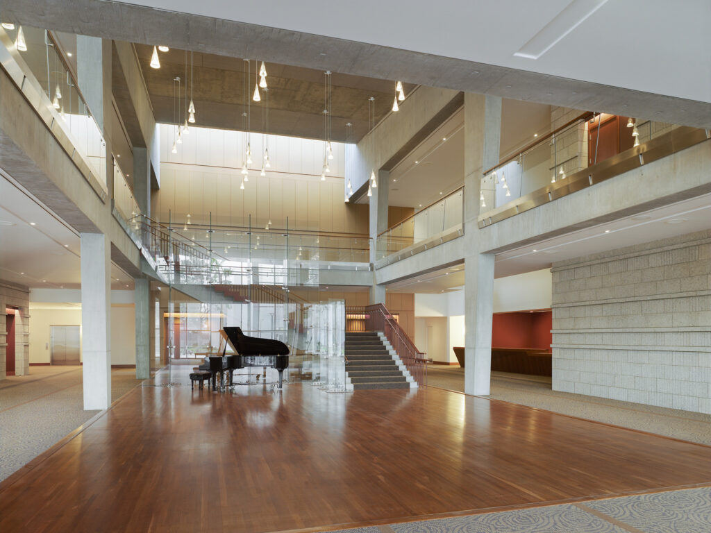 California State University Fullerton J. W. Clayes Performing Arts ...