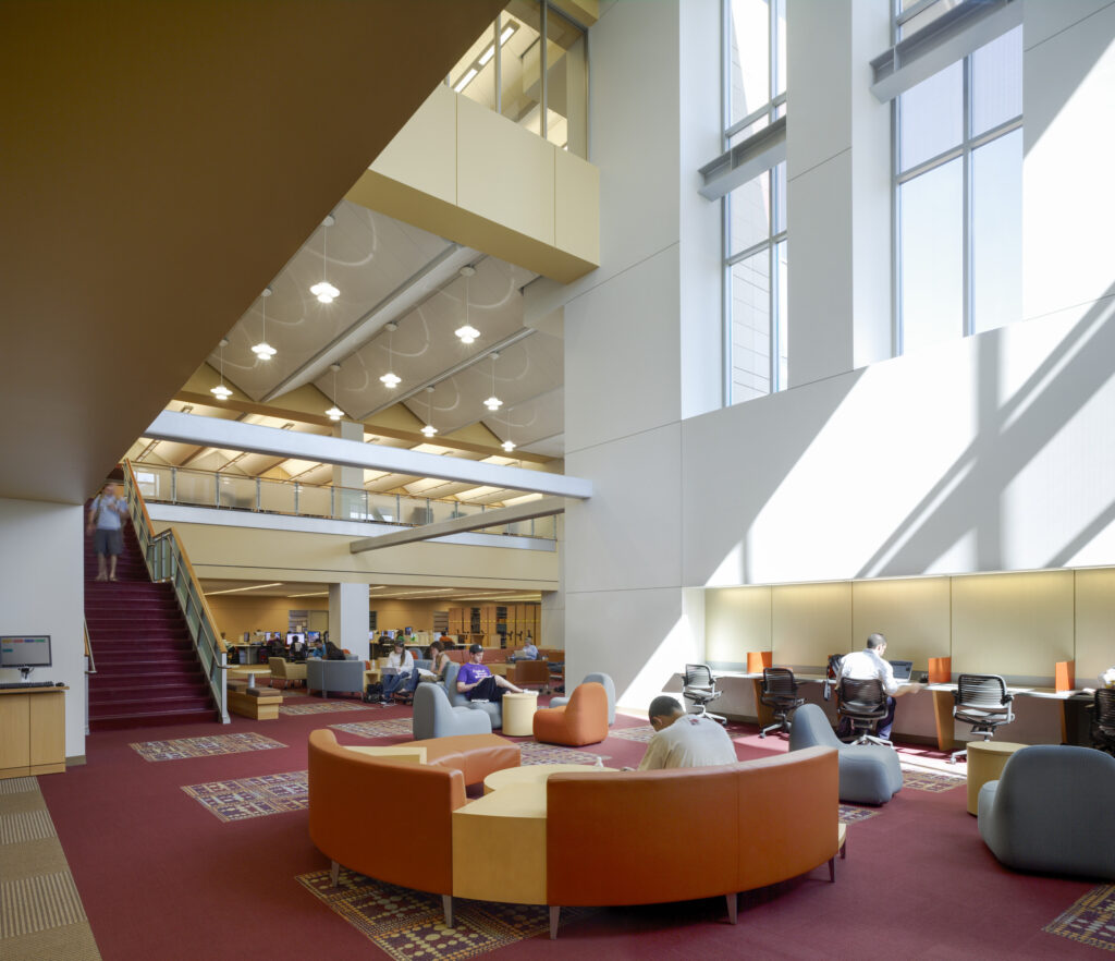 Santa Clara University: Learning Commons - Perkins Eastman