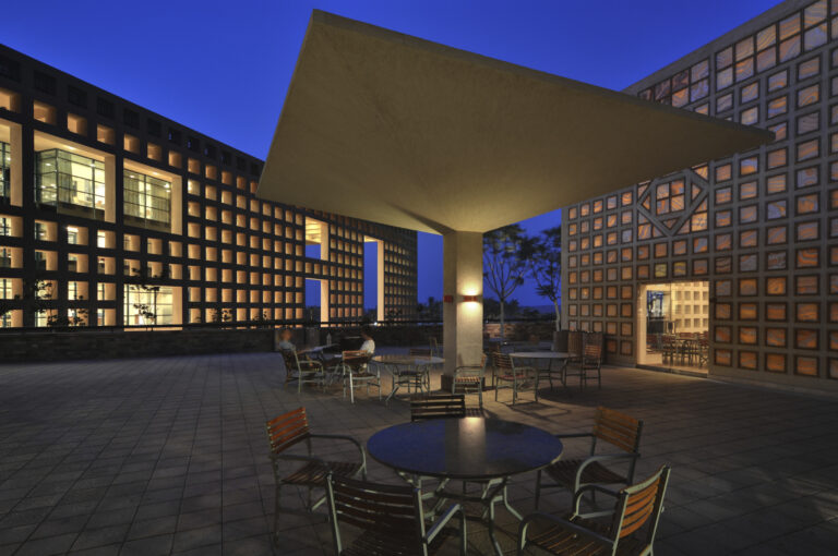 The American University in Cairo Library - Perkins Eastman