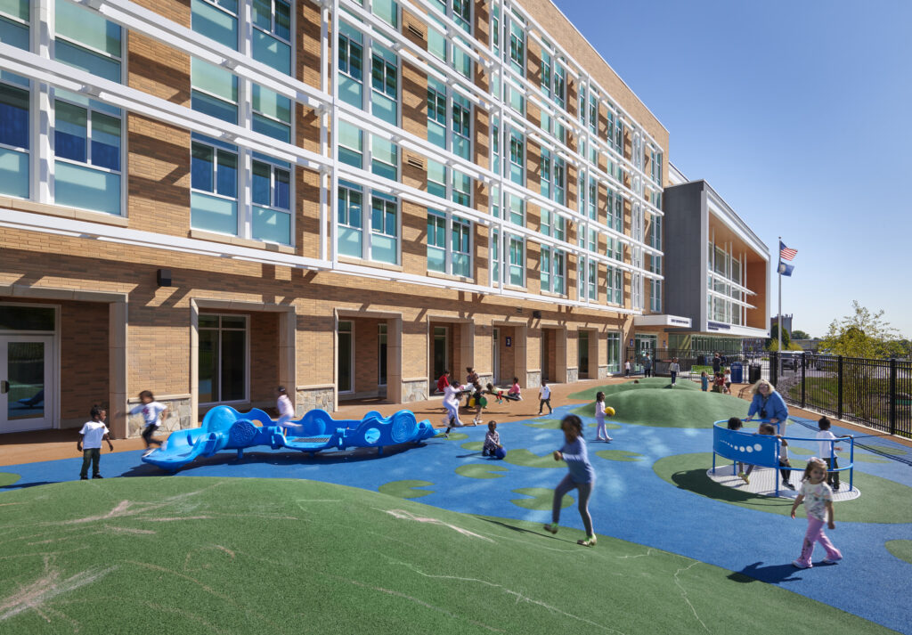 Alexandria City High School: Minnie Howard Campus - Perkins Eastman